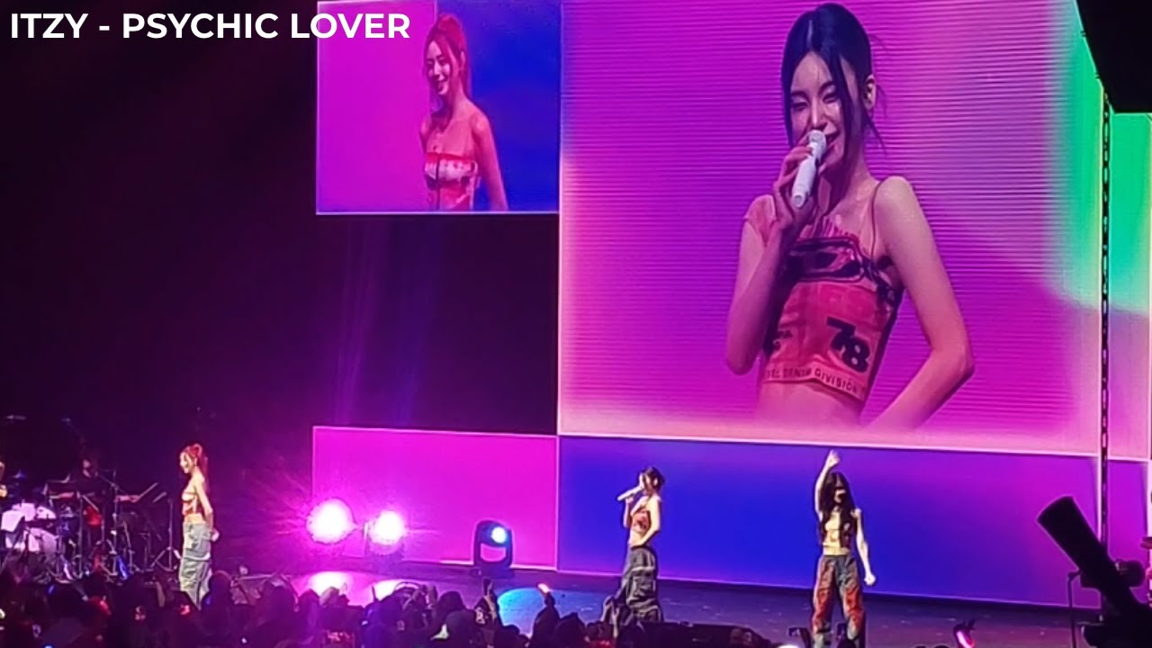 ITZY [있지] BORN TO BE TOUR | PSYCHIC LOVER | CHICAGO - YouTube