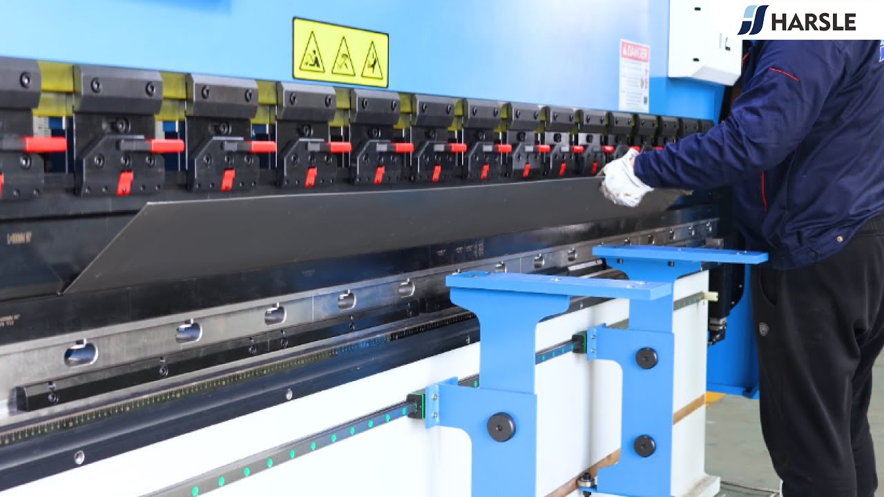 WE67K 80T3200 CNC Smart Press Brake With DELEM DA58T - YouTube