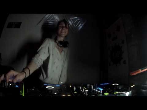 Up Shot Bar Live Sessions #016 - Semra Çelik