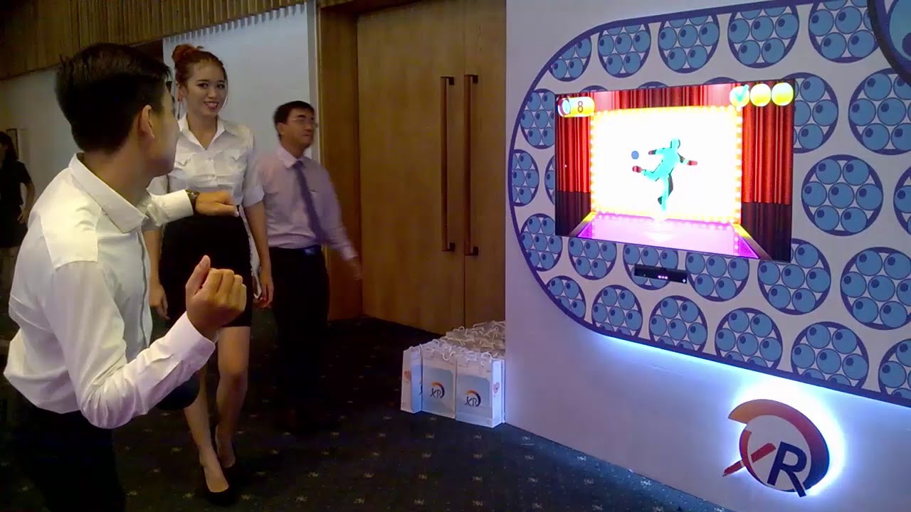 Interactive Game - Hole In Wall - Kinect Device - YouTube