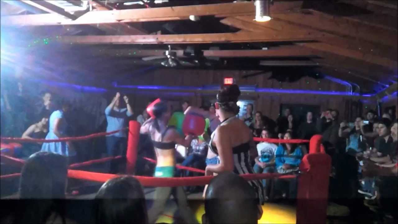 Elmira cabin foxy boxing. serena vs crystal round 1-3 05/25/12 - YouTube