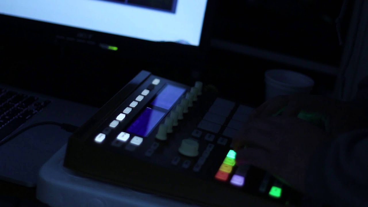 King Khan - Loud Noises [Brick Tamland Beat] [Live Beat on the Maschine ...