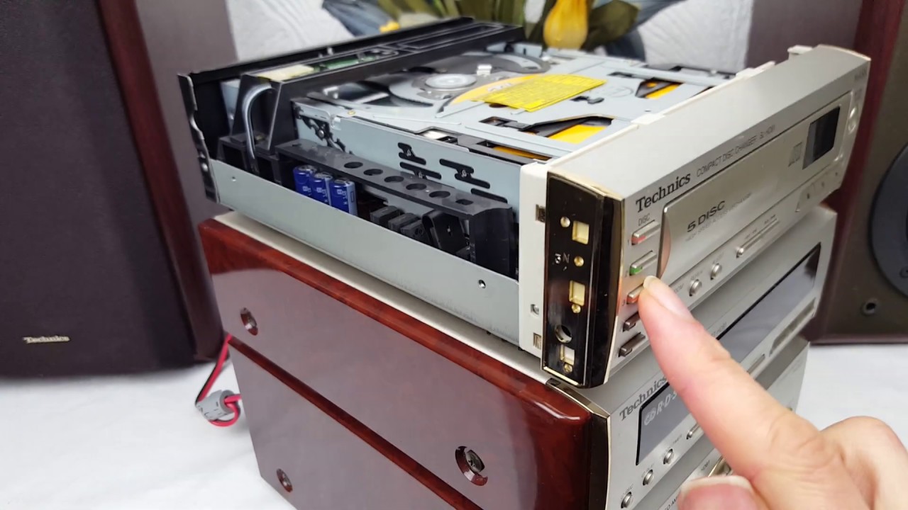 Technics SL-HD81 5 disc CD changer - YouTube