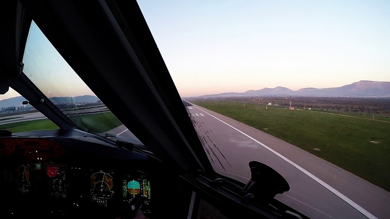 Bombardier Dash 8 Q400 Cockpit View - Landing in Athens - YouTube