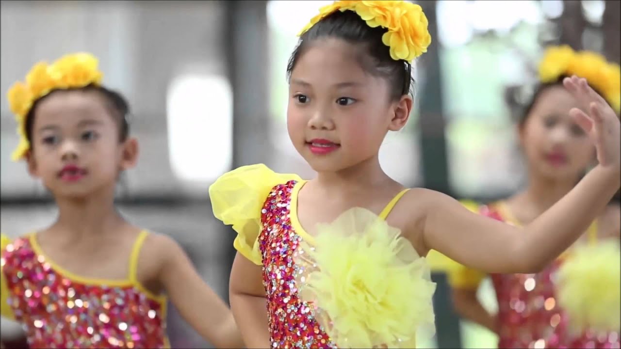 [Nhảy cùng BiBi] Em là hoa hồng nhỏ - YouTube