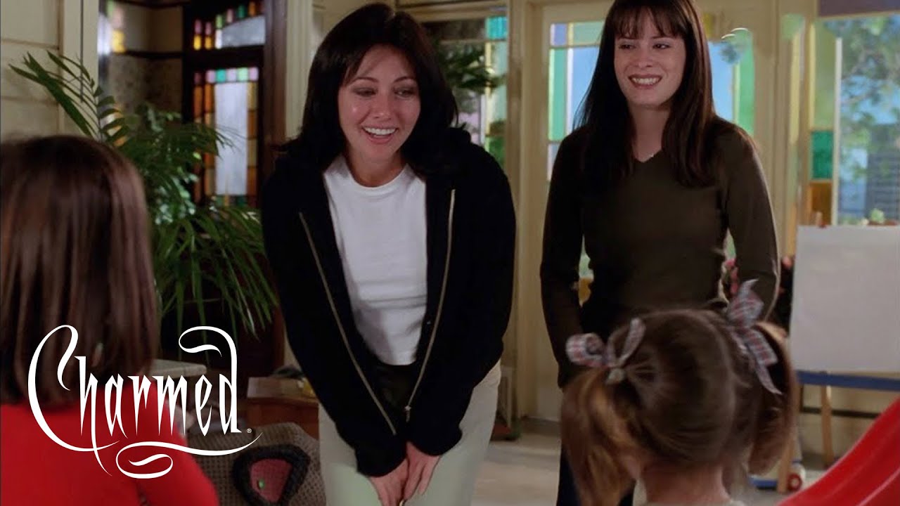 Prue and Piper Meet Themselves! - YouTube