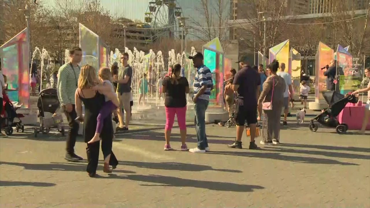 Crowds Pack Inner Harbor As Baltimore Shines For Light City - YouTube