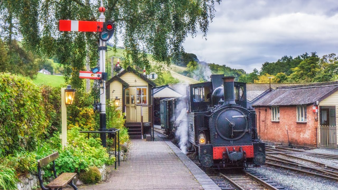The Welshpool and Llanfair Light Railway - YouTube