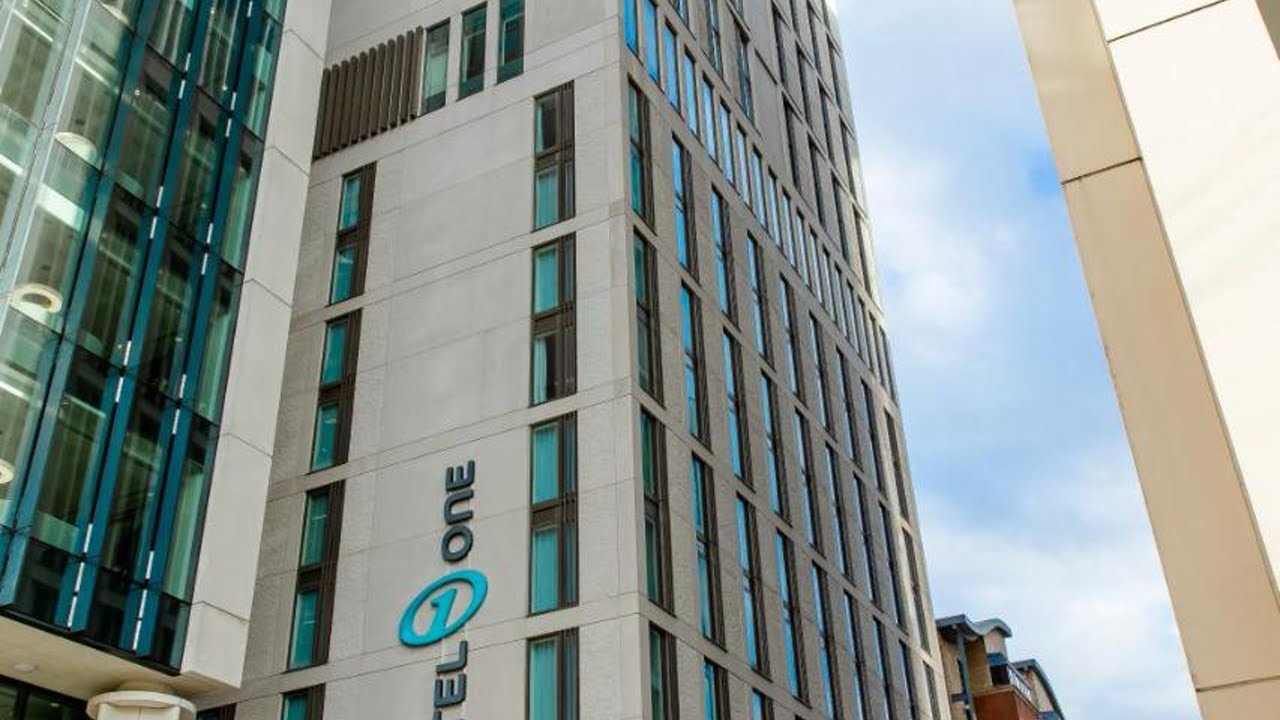 #ReviewHotel #Review Motel One Manchester-St. Peter´s Square - YouTube