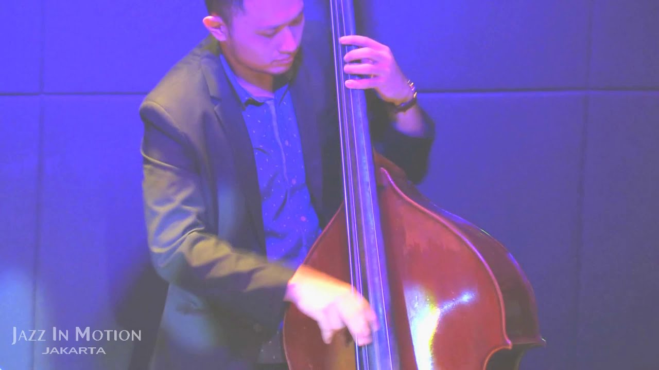 Sandy Winarta - Straight No Chaser @ Motion Blue Jakarta 20/1/16 [HD ...