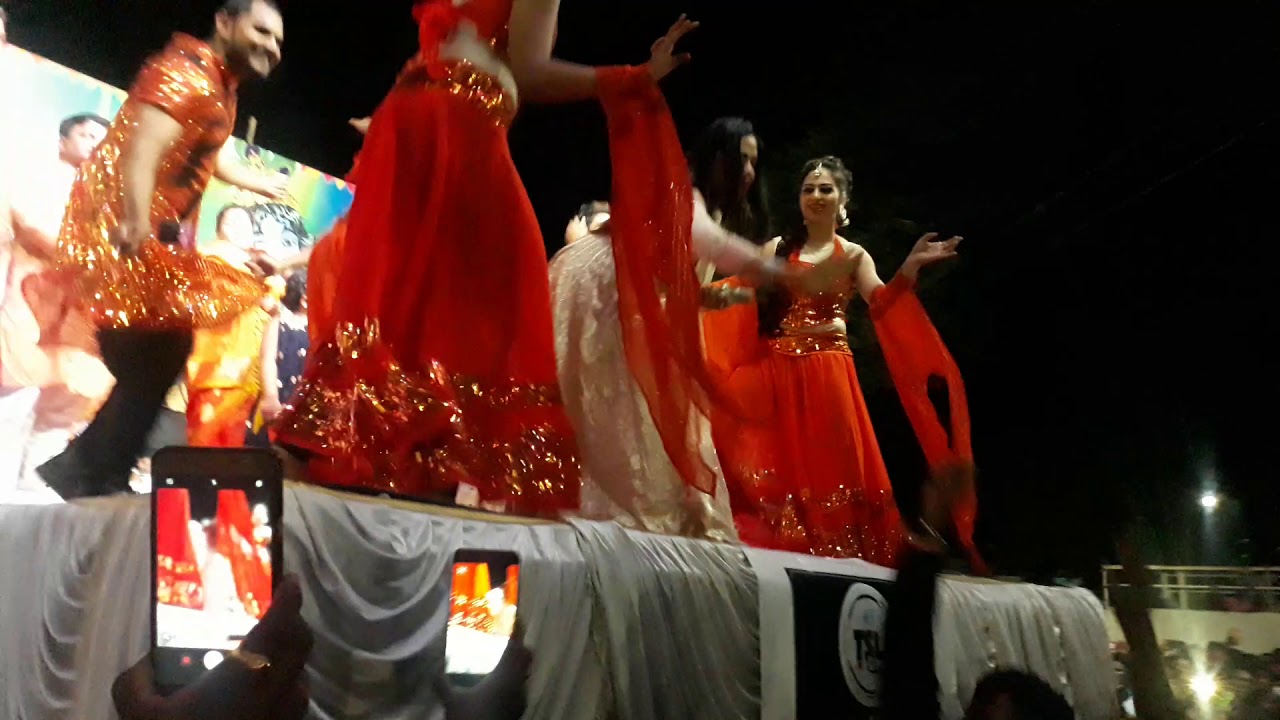 DJ Akash phaltan in phaltan dahihandi with 😍prarthana behere😍 - YouTube