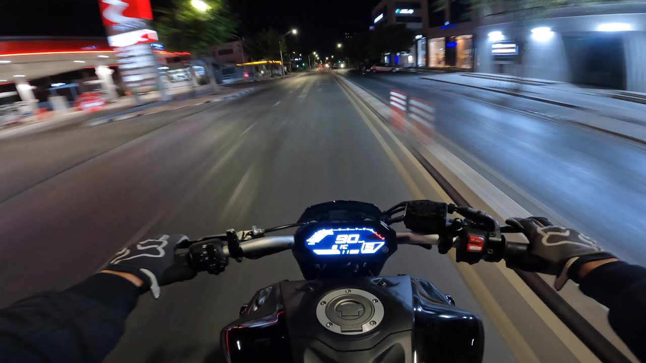 YAMAHA MT-07 PURE SOUND | Neon Nights - YouTube