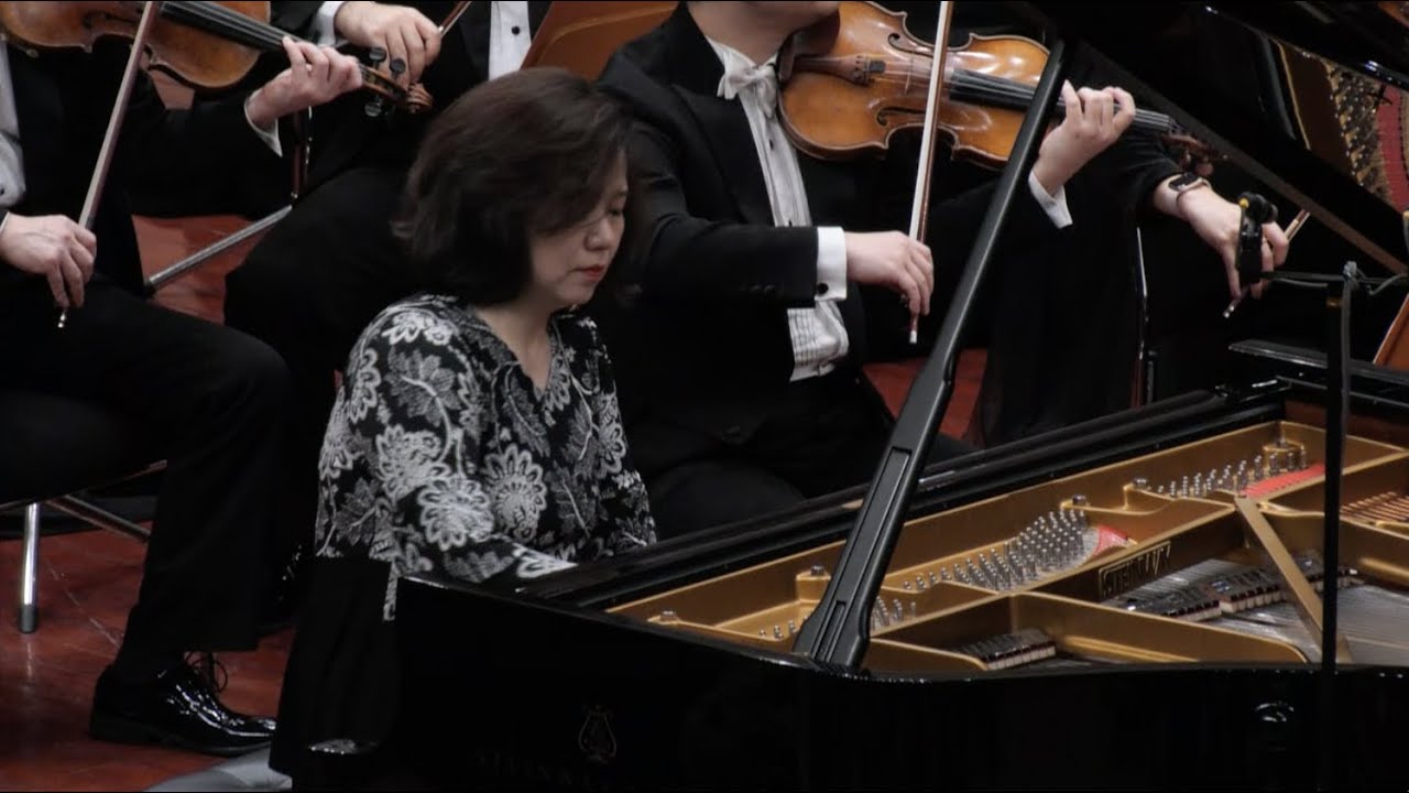 Claudia Yang plays Beethoven's Piano Concerto No.4 in G major - YouTube