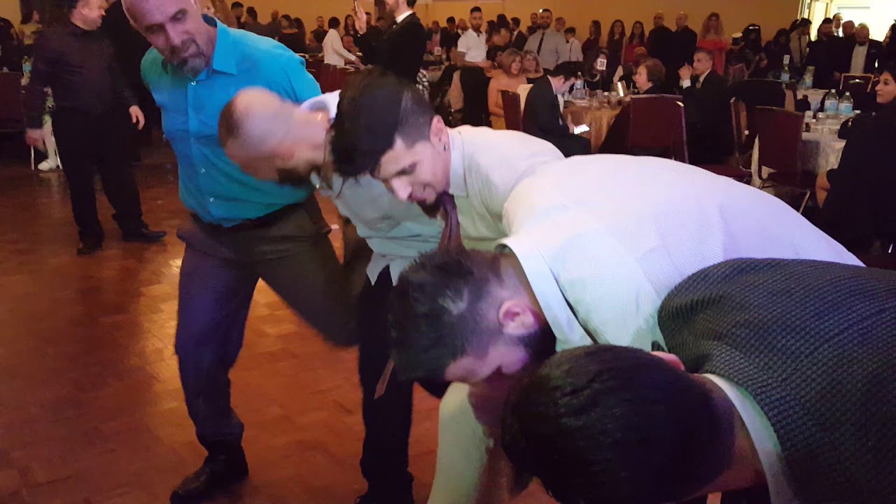 The most passionate Assyrian dance - YouTube