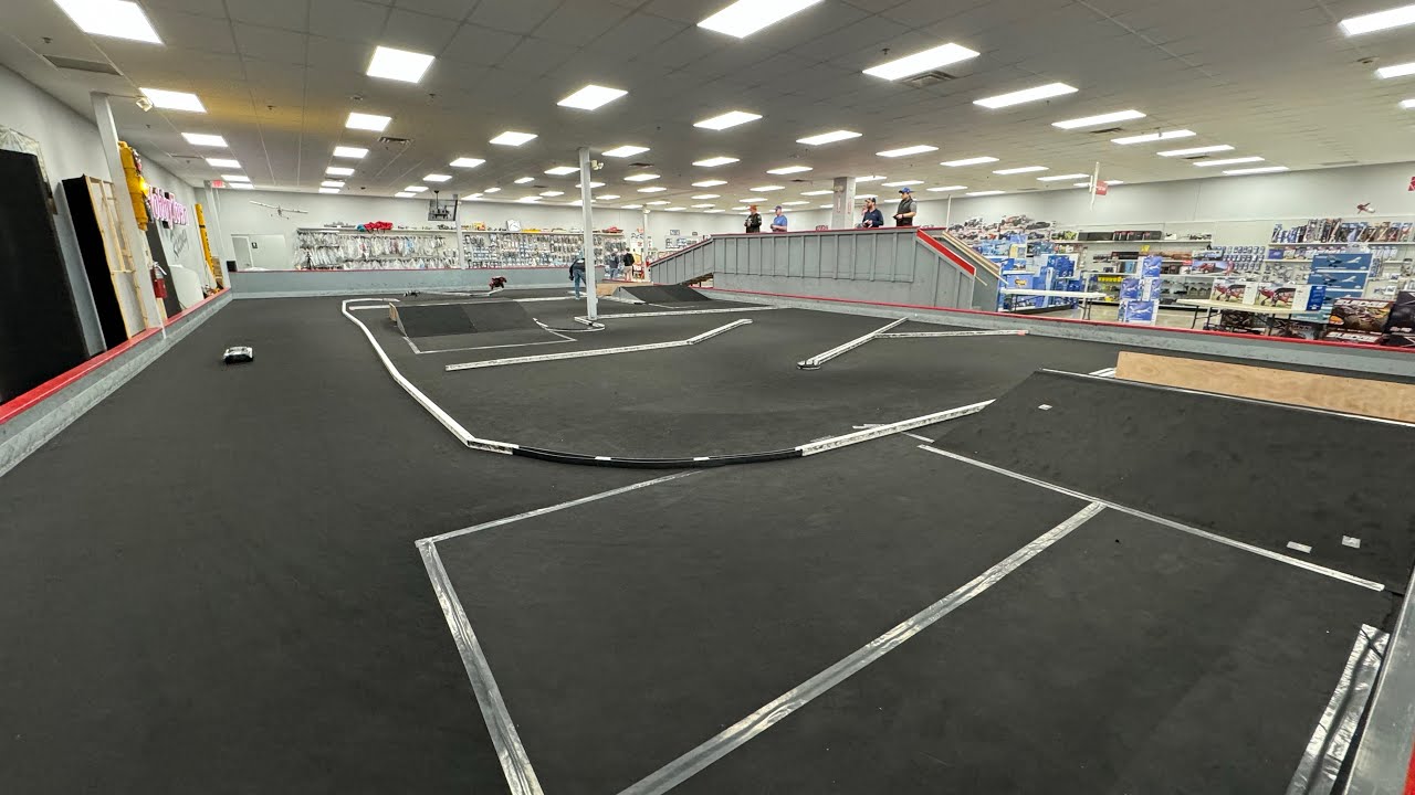 6amRC. HobbyTown Raceway. SCT B-main - YouTube