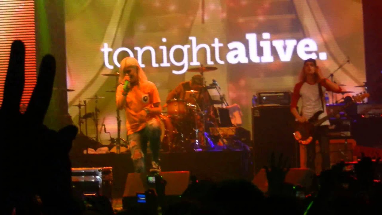 Tonight Alive - Listening Live in Manila 2013 (Bazooka Rocks Festival 2 ...