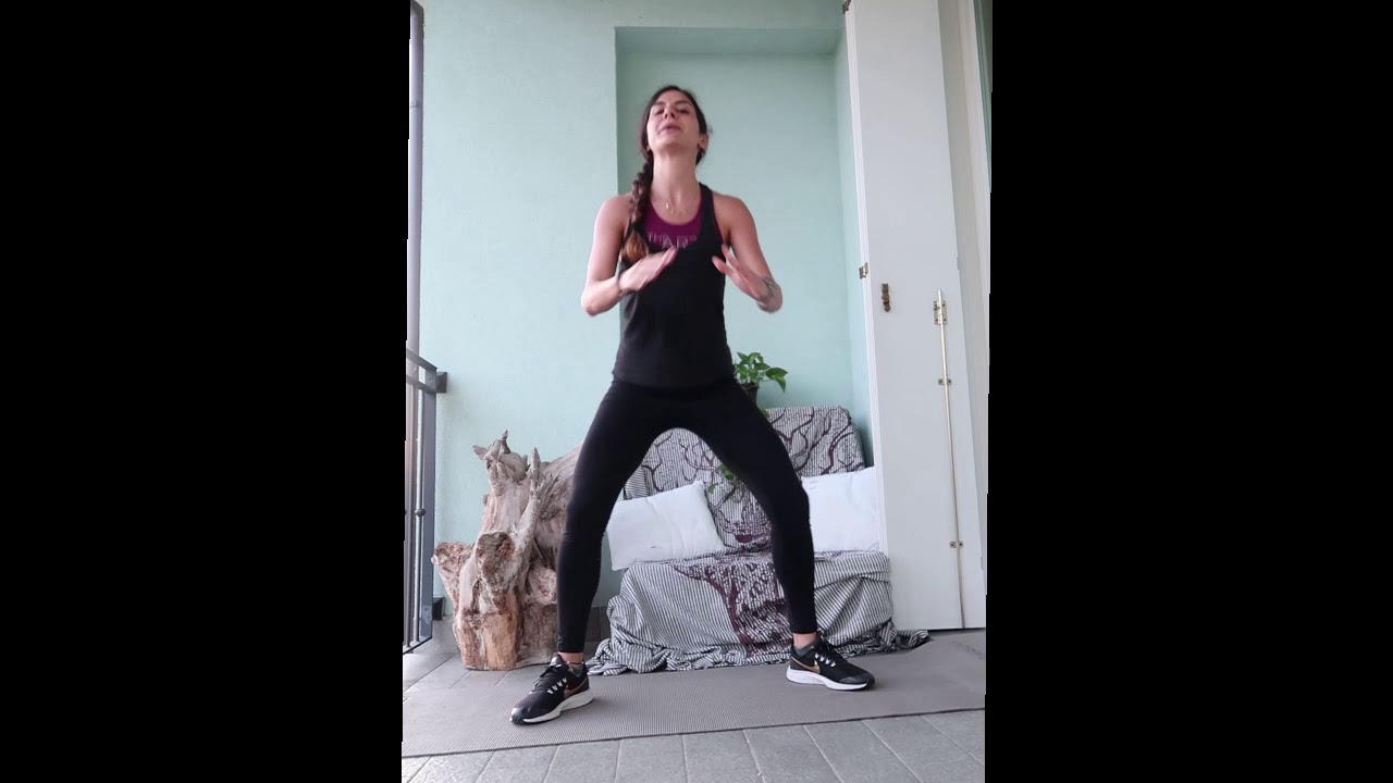 Home workout con la coach Claudia - YouTube