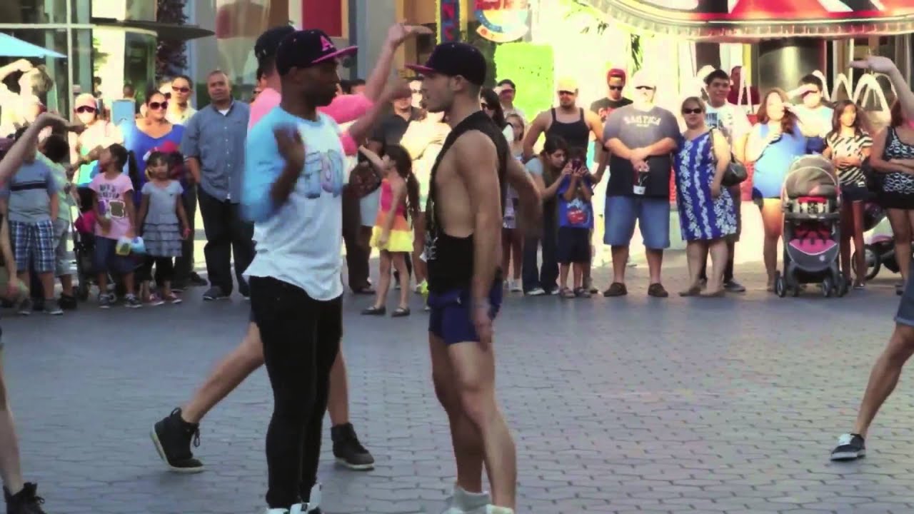 FLASH MOB!! Megan Nicole, Ryan Morrison, Alexa Goddard, Ariana Grande ...