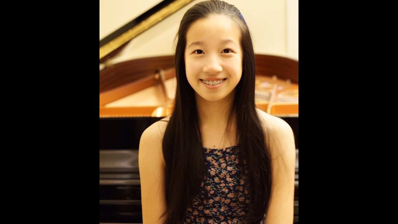 Claire plays, Chopin Nocturne in D flat major, Op 27, No 2. - YouTube