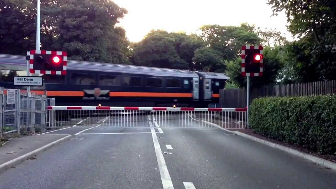 Grand Central Train on Hall Dene crossing Seaham 14/9/2013. - YouTube