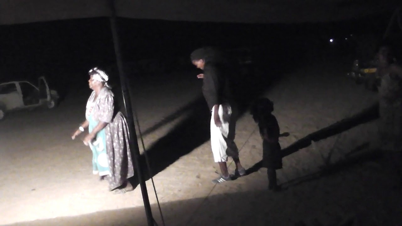 Gaob fees “#Nu i #nu //khaebasen Justus //Garoetse”, by Duiker - YouTube