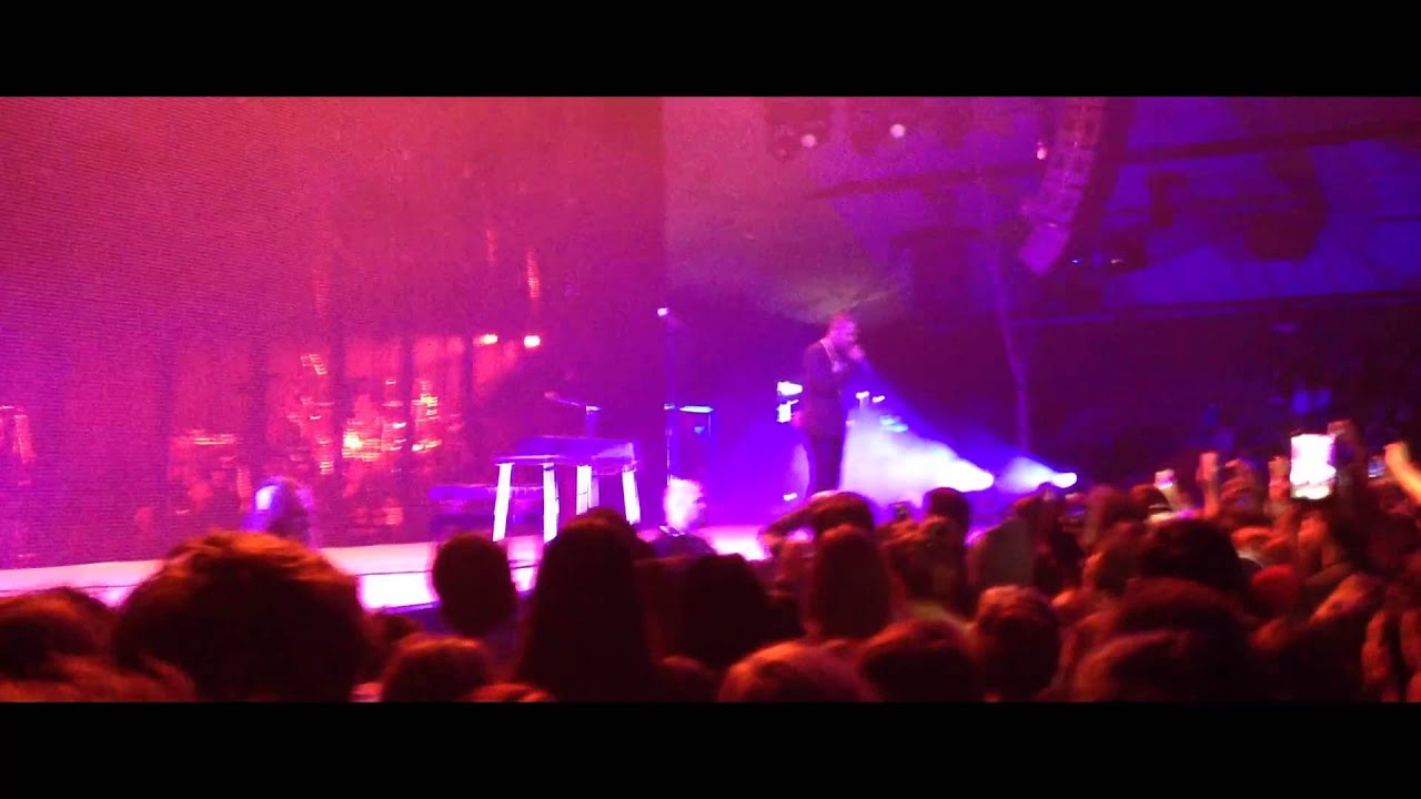 Frank Ocean Concert (Live In Melbourne 2013) - YouTube