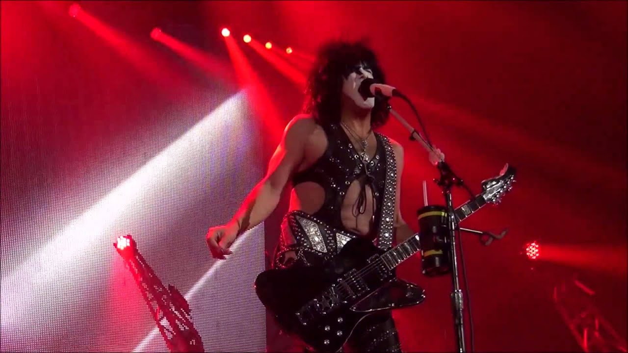 KISSONLINE EXCLUSIVE: DETROIT ROCK CITY - CALGARY 2013 - YouTube