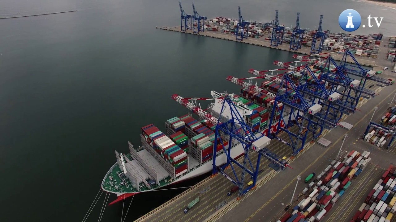 OOCL Germany w Gdańsku. To drugi największy kontenerowiec świata - YouTube