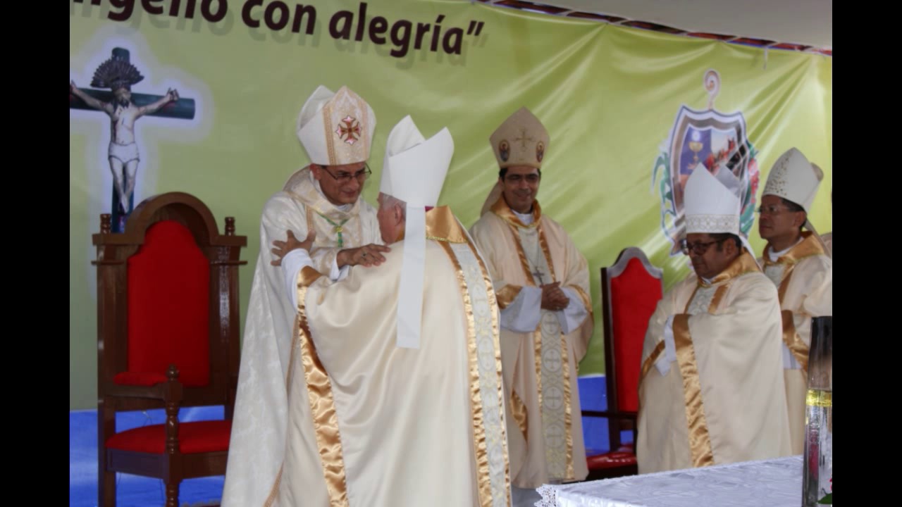 Aniversario de Mons William - YouTube