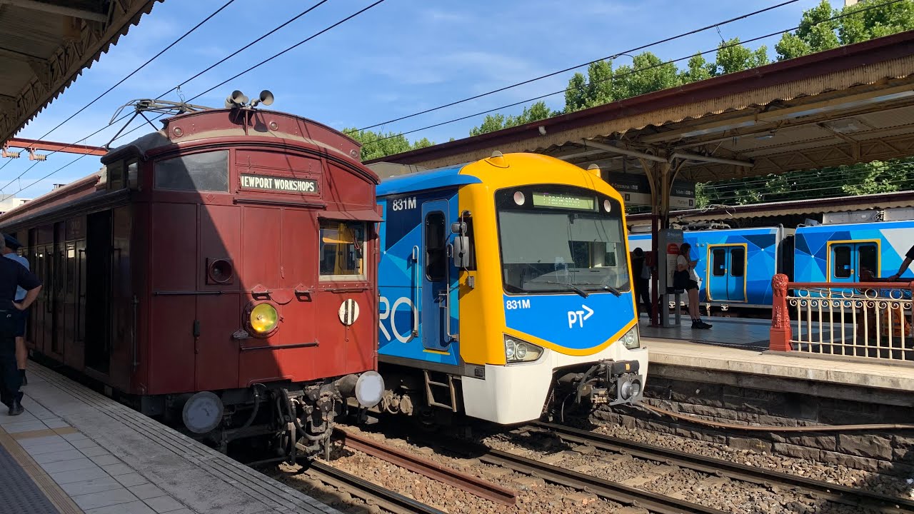 Steamrail’s Pakenham shuttles featuring electric Tait set (Red Rattlers ...