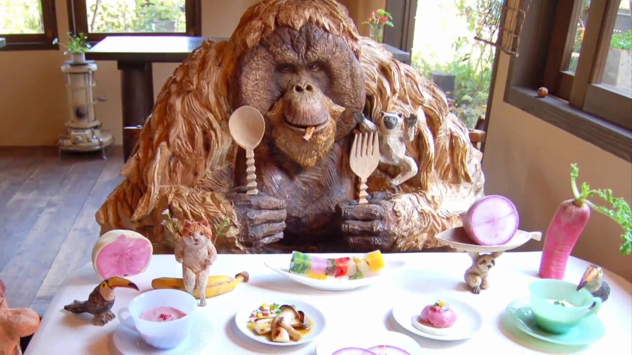 Mio Hashimoto's sculpture works of wooden animals, with funny music ...