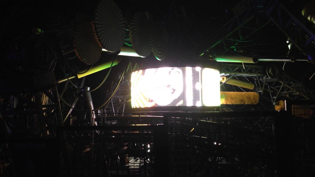 Scarefest 2013 — The Smiler Display - YouTube