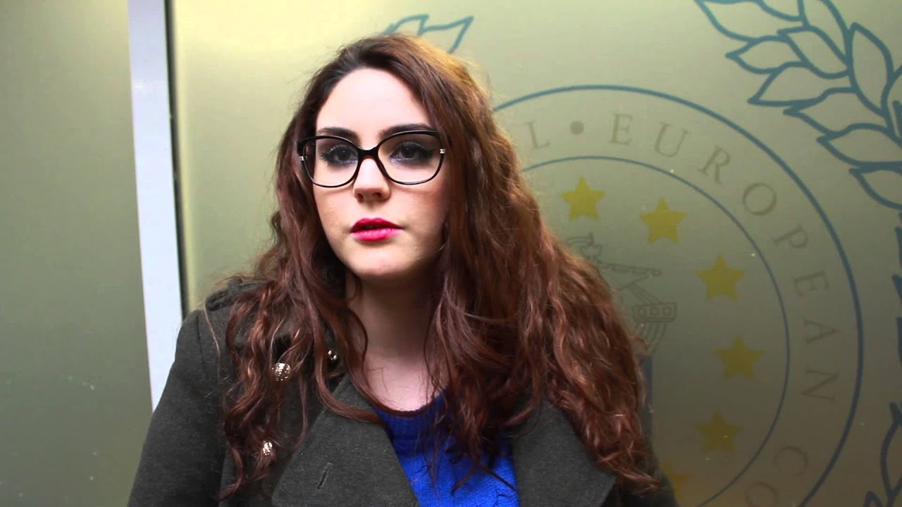 Focus sur... Elisa Gascon étudiante à l'ECS Paris - YouTube