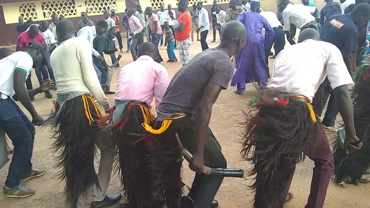 Danse traditionnelle Massa - YouTube