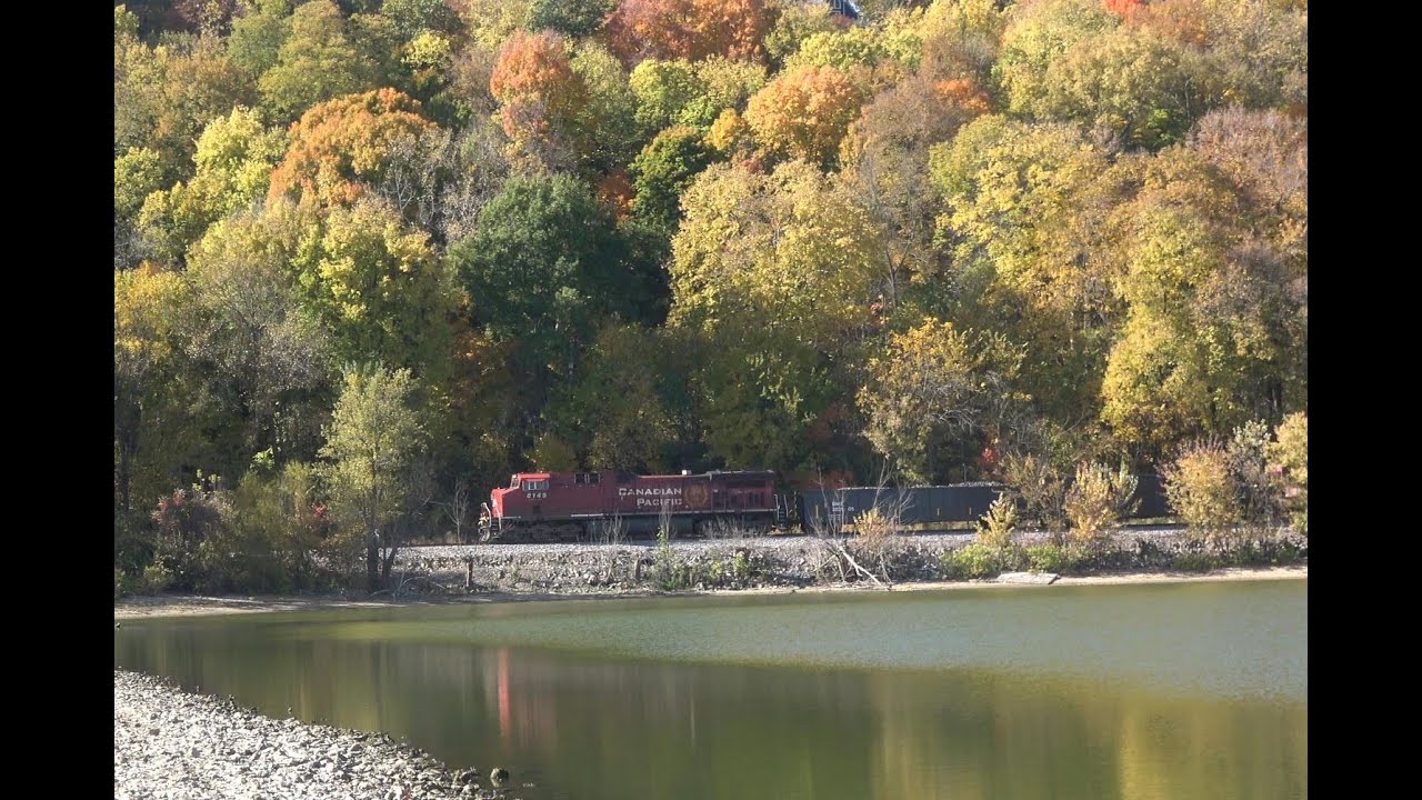 Fall Colors - 6 Sabula Lake WB 252 - YouTube