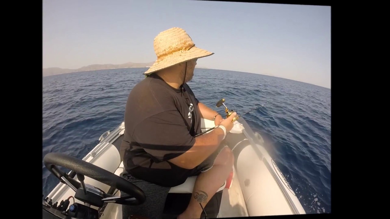 ψαρευοντας με κοντοφυλακα GFS 4 καλαμαρια 5 ψαρια..... - YouTube