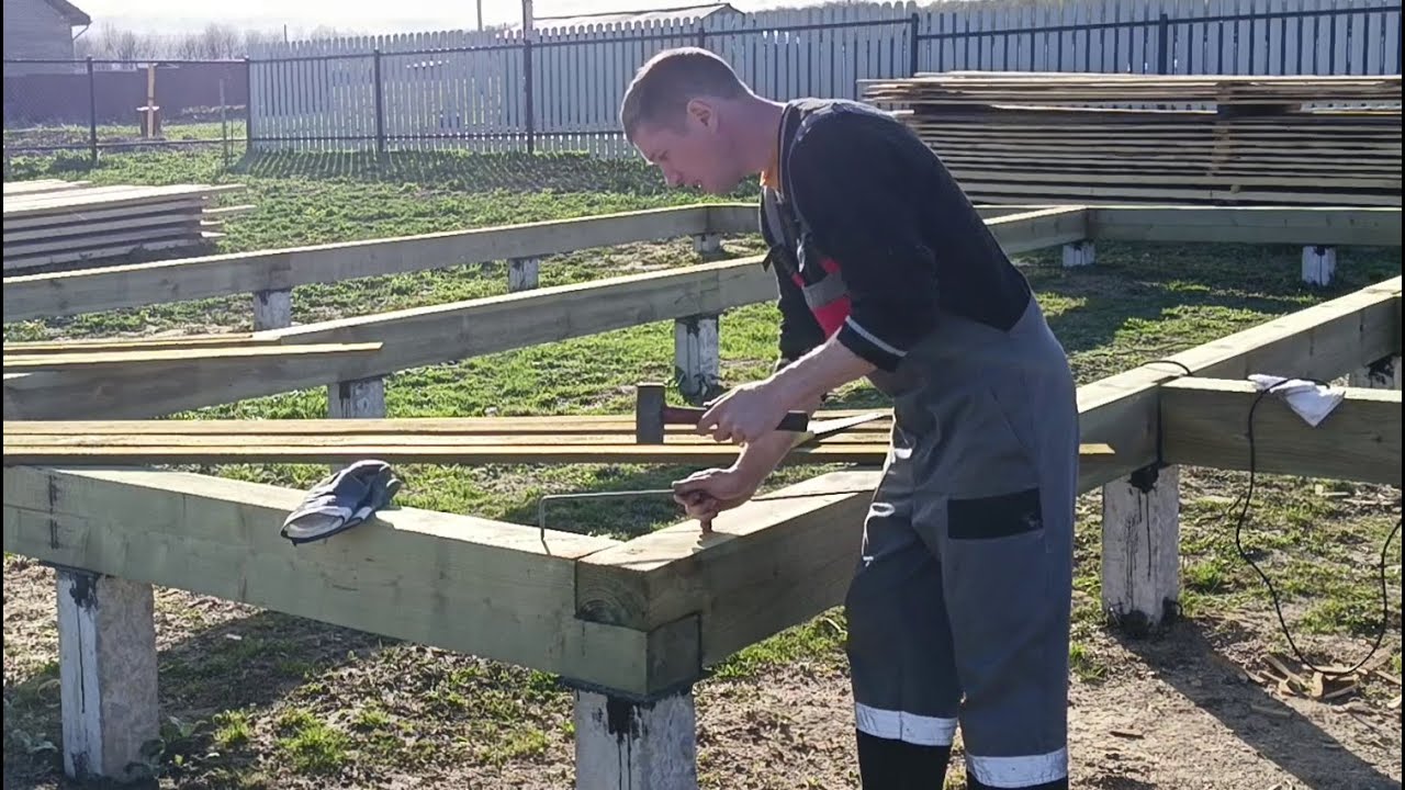 Начало строительства каркасного дома 6х9м. Обвязка свай брусом. - YouTube