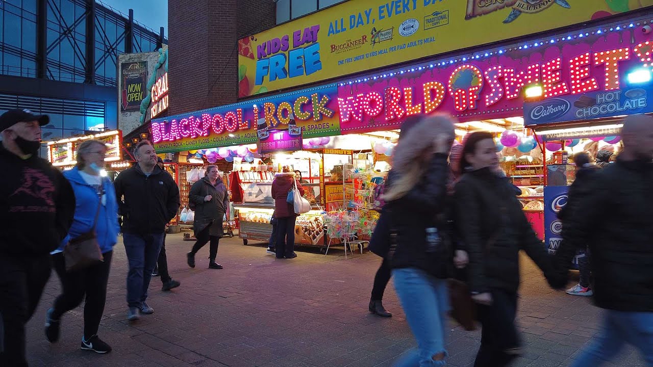 Crazy Busy Blackpool + Back Street Walk Thru - YouTube