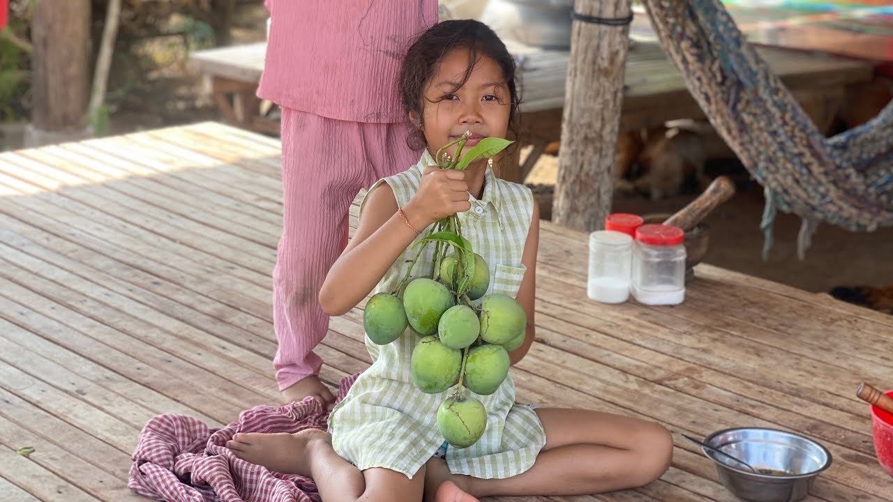 Eat apple mango with hot chilly paper - YouTube