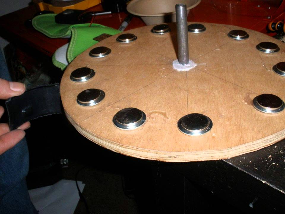 How to build a Mini-HydroElectric Generator - YouTube