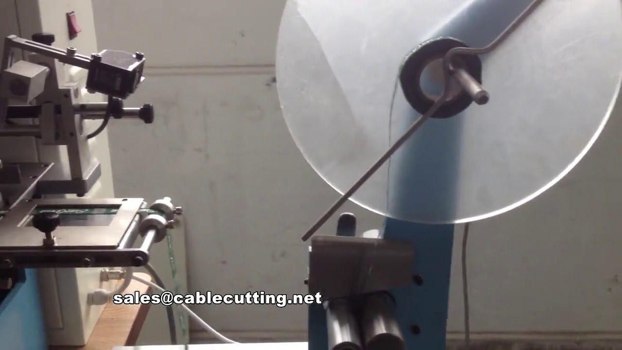 ultrasonic automatic label cutting and folding machine - YouTube