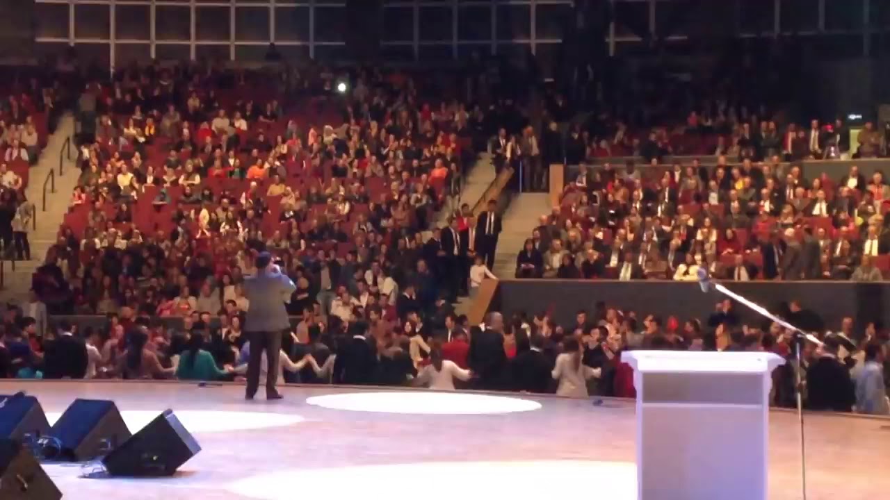 Aziz Murati - ( Koncert ne Istanbul 2014 ) - YouTube