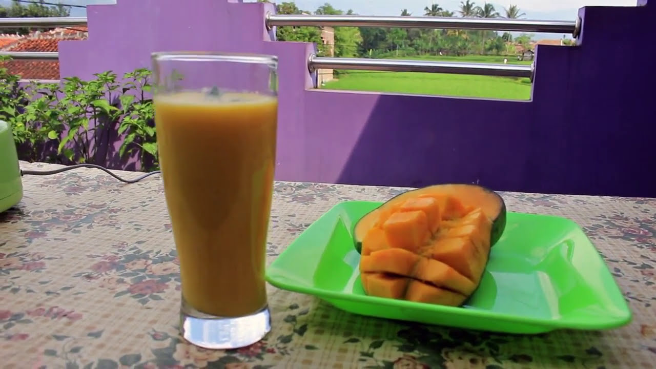 Tutorial cara membuat milkshake mangga - YouTube