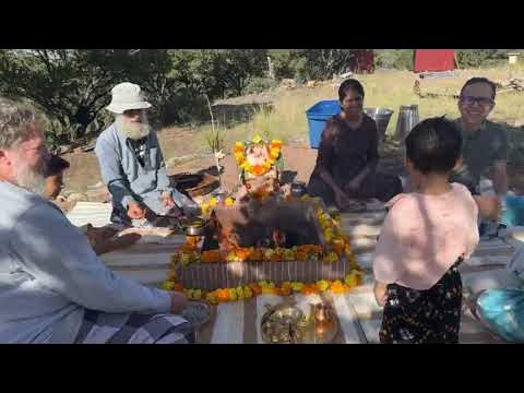Daily Fire Ceremony at the Haidakhandi Universal Ashram - YouTube