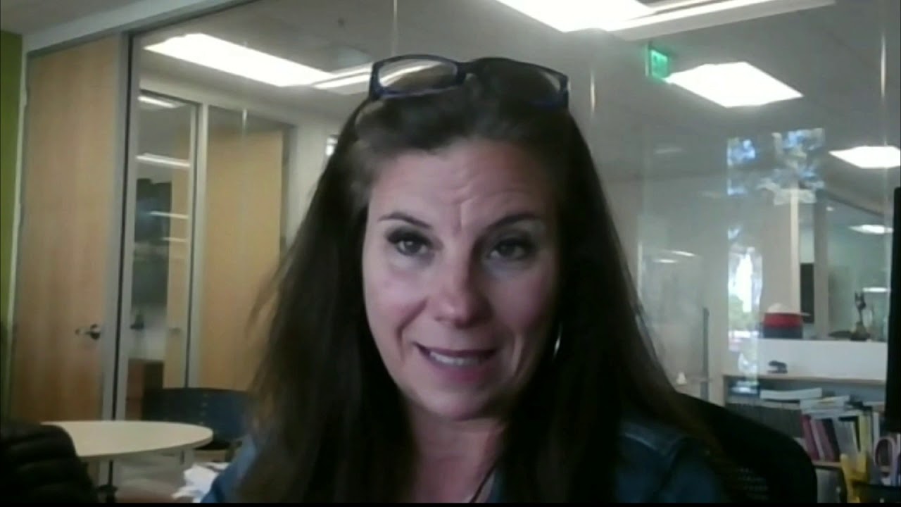 Nancy Duarte on giving a speech vs. giving a presentation - YouTube