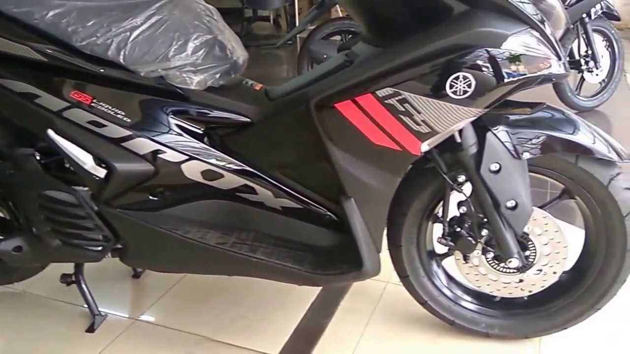 Review yamaha aerox 155 VVA hitam metallic ini merupakan versi termurah ...