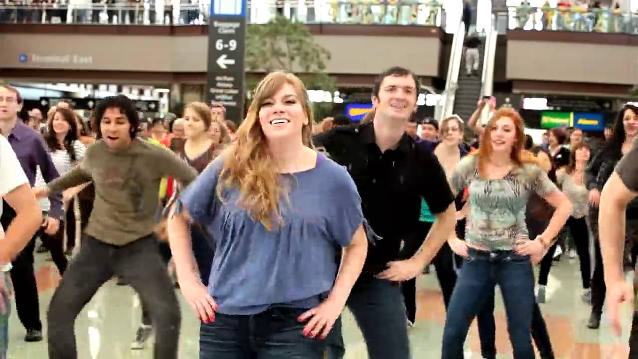 Denver Airport Holiday Flash Mob - YouTube