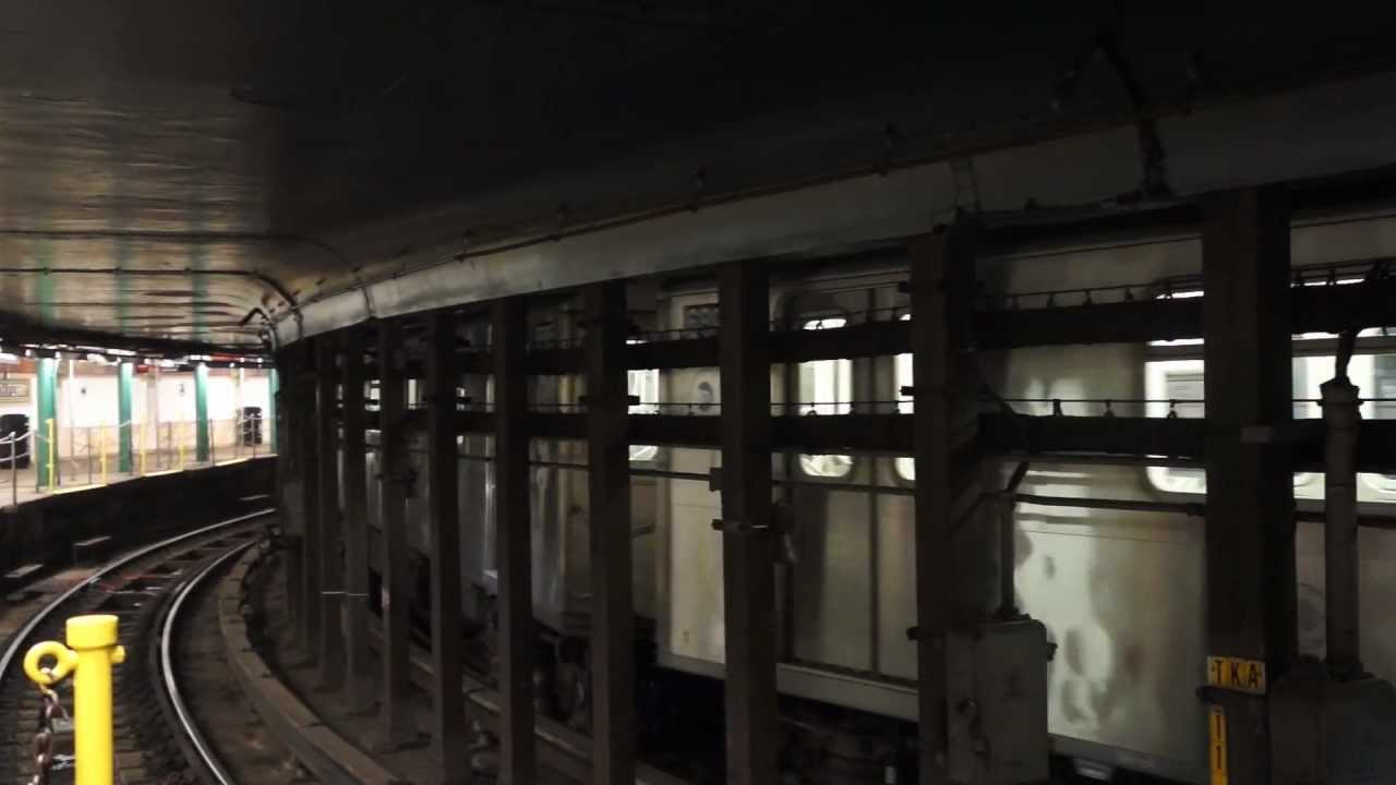 R142 5 at South ferry (Inner Loop) with R62a 1 Train pulling in on the ...