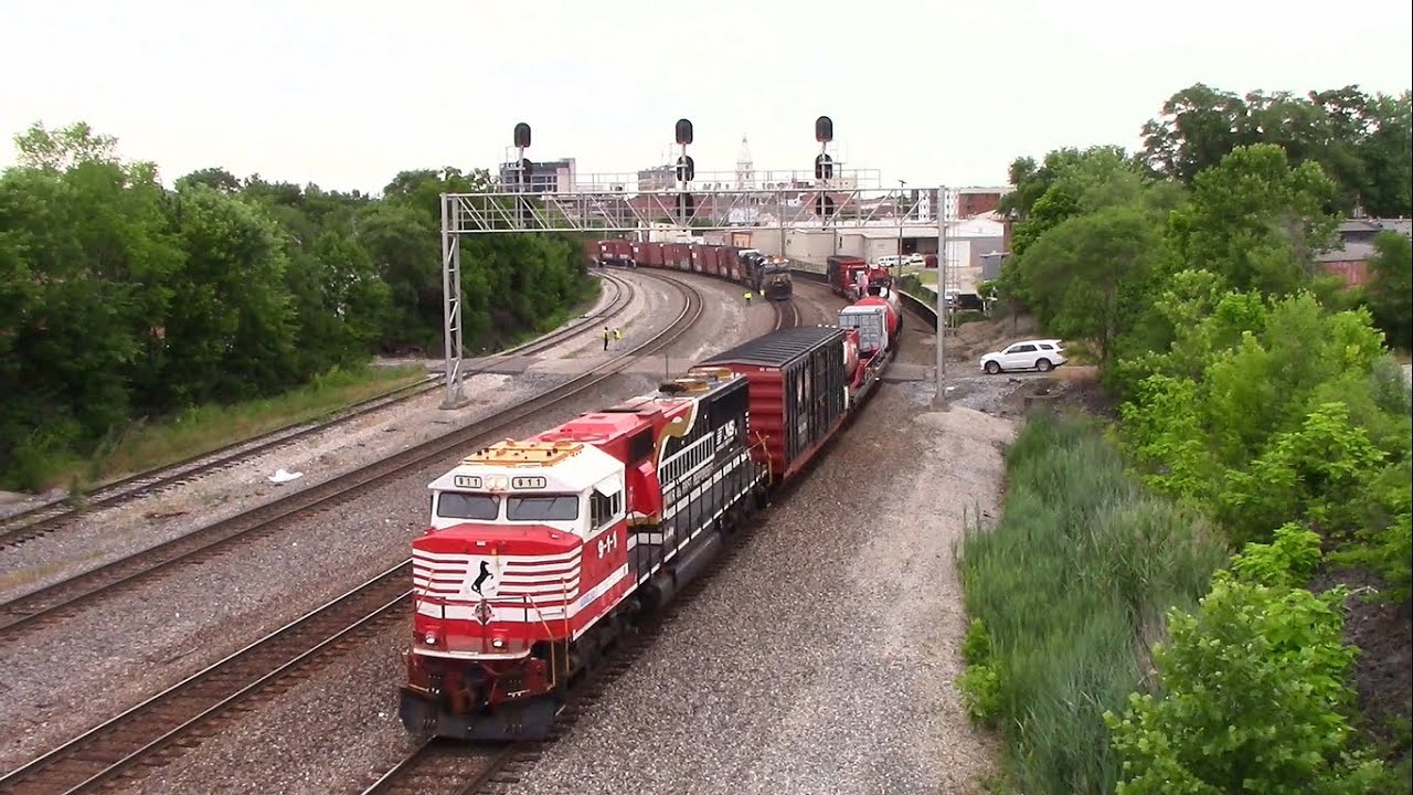 NS 974 'Safety Train' with NS 911 at Lafayette Junction in Lafayette ...
