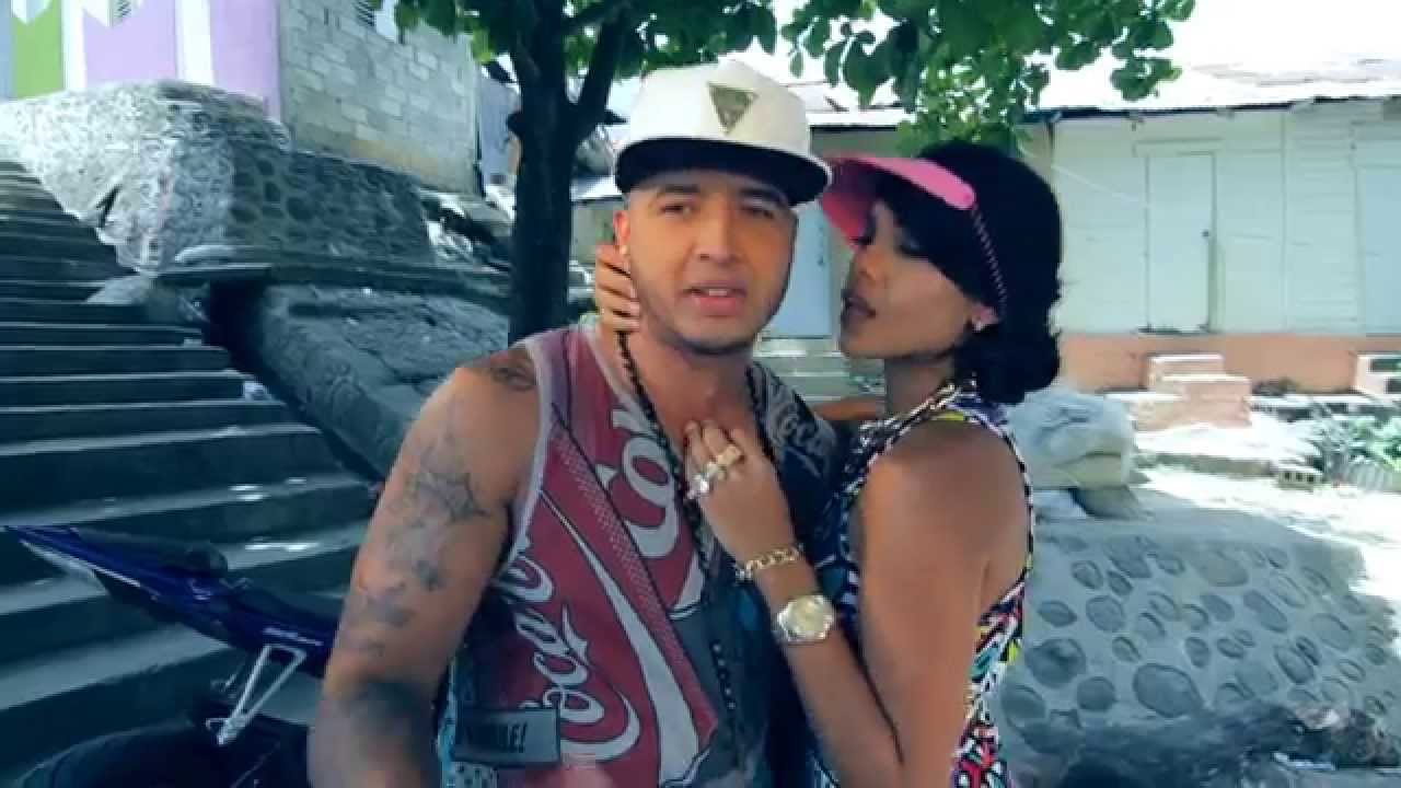 El Batallon - Un Tro | Video Oficial - YouTube Music